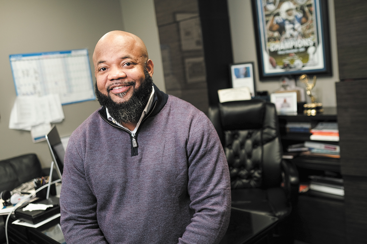 Former Colt Gary Brackett raising money for a movie about his life ...