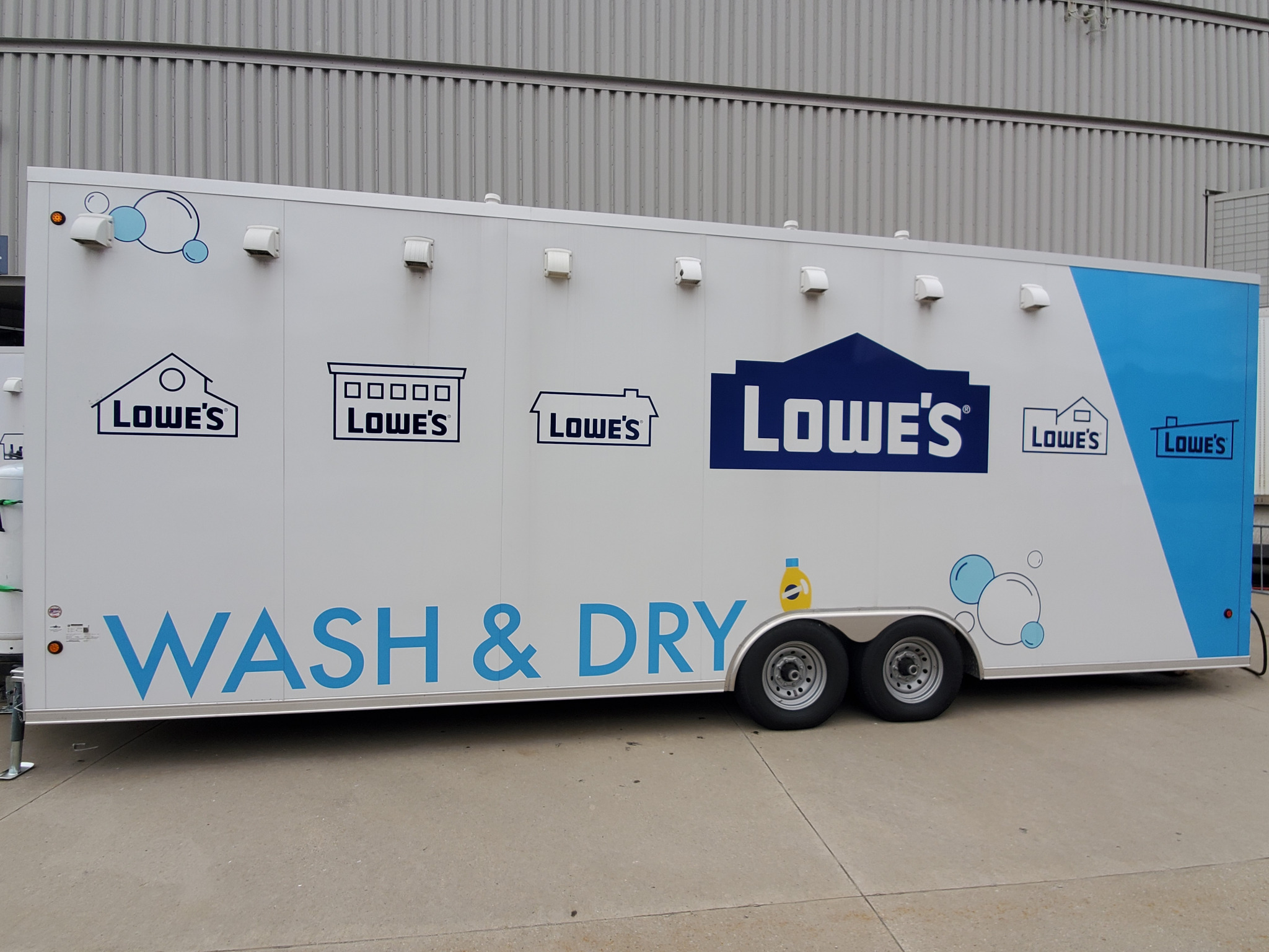 Volunteers wash more than 12 tons of laundry for NCAA Tournament teams ...