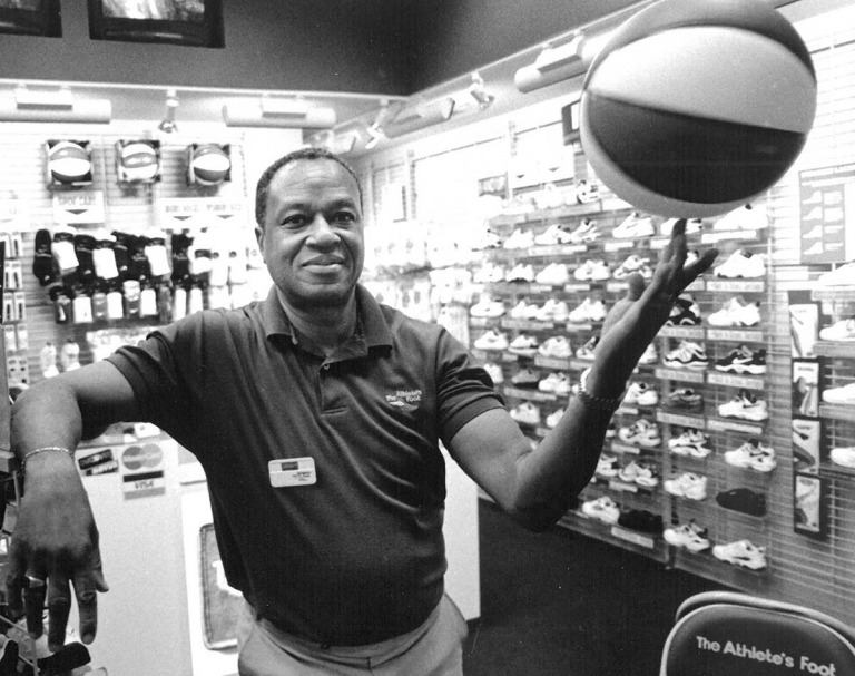 Former Pacer Jerry Harkness, a trailblazer on and off the court, dies ...