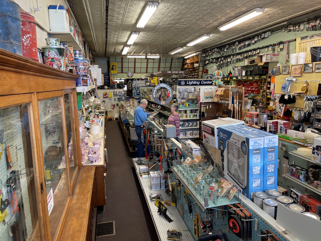 Nickel Plate Arts considering former hardware building in Noblesville as space for artists ...