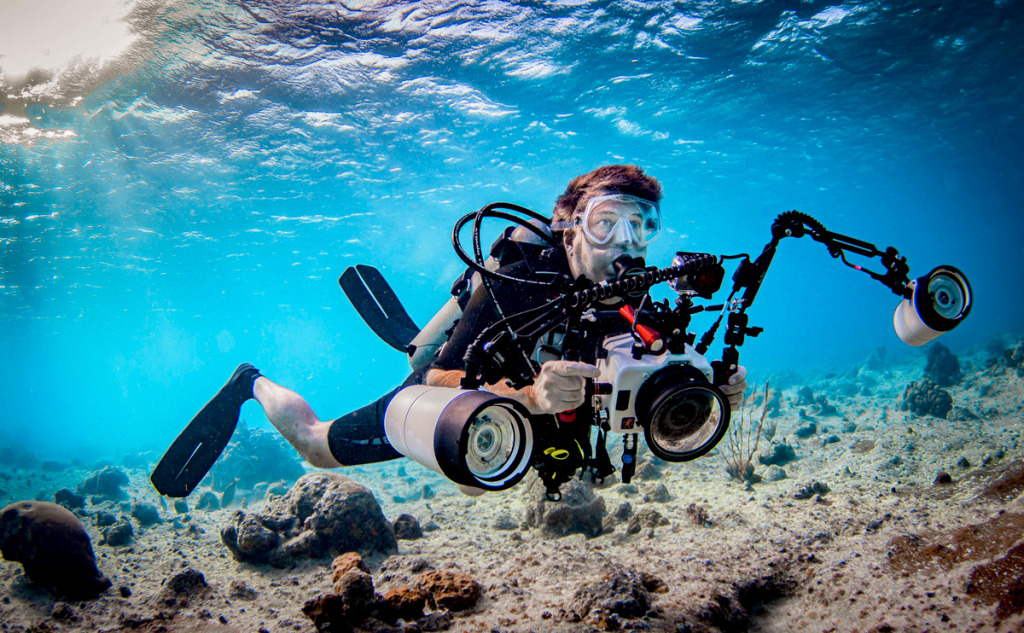 Indy firm uses midcontinental advantages to build underwater photo gear ...