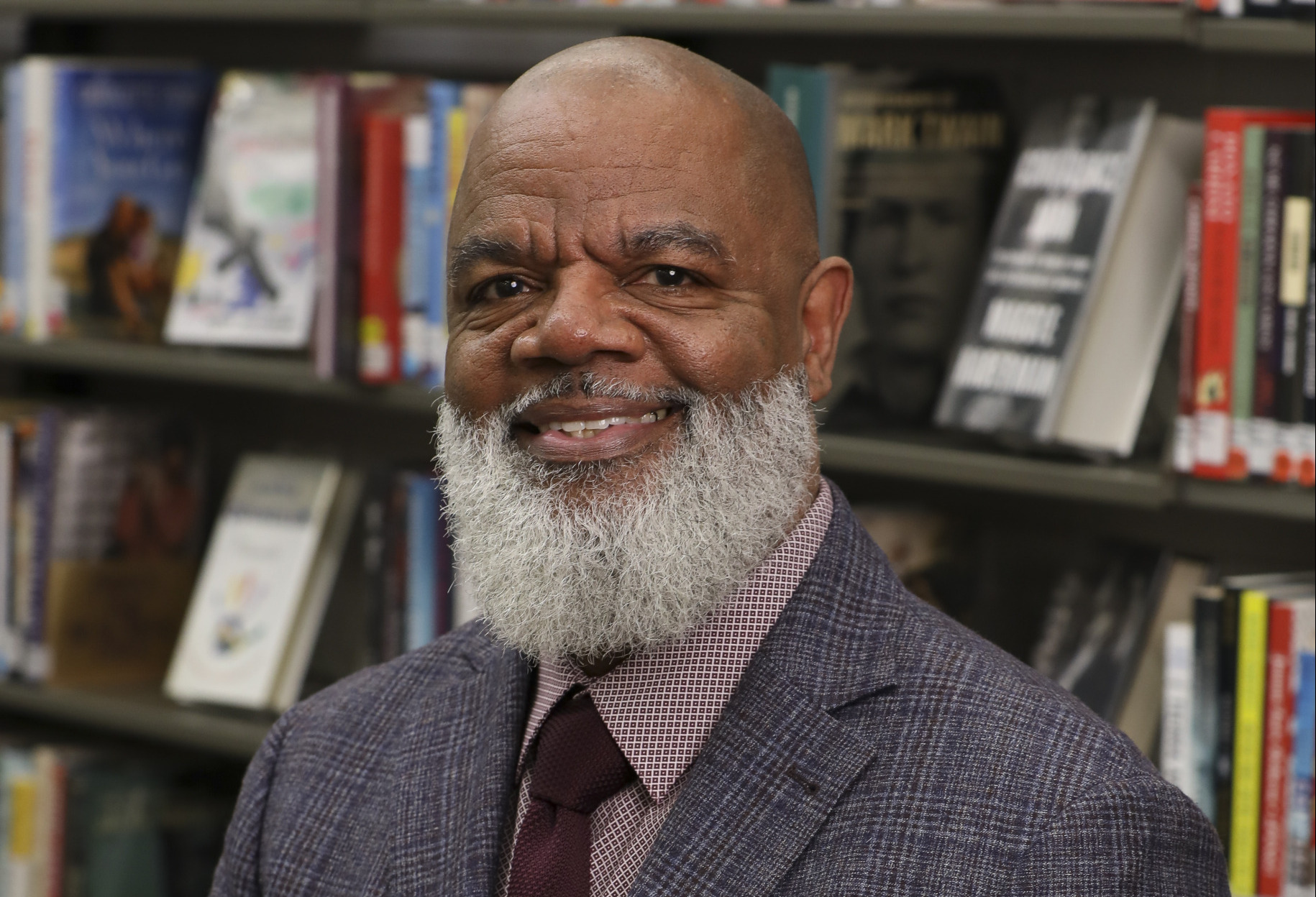 Indianapolis Public Library names interim chief as new CEO ...