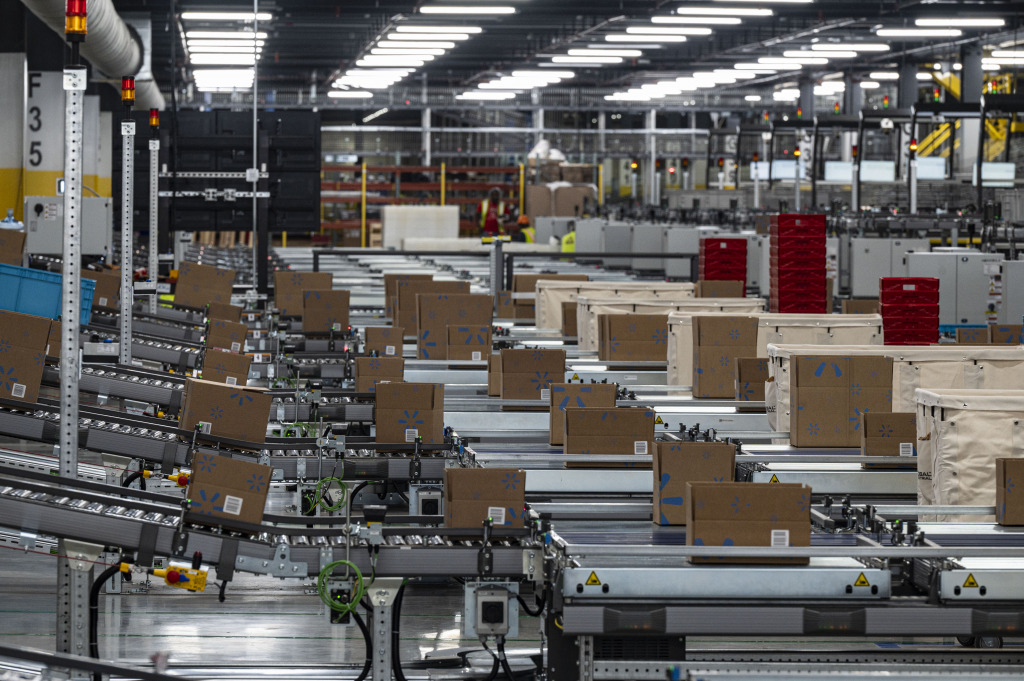 Inside the massive new Walmart fulfillment center in McCordsville ...
