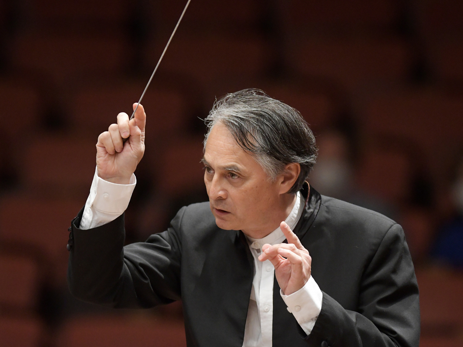 Indianapolis Symphony Orchestra selects Jun Märkl as music director ...