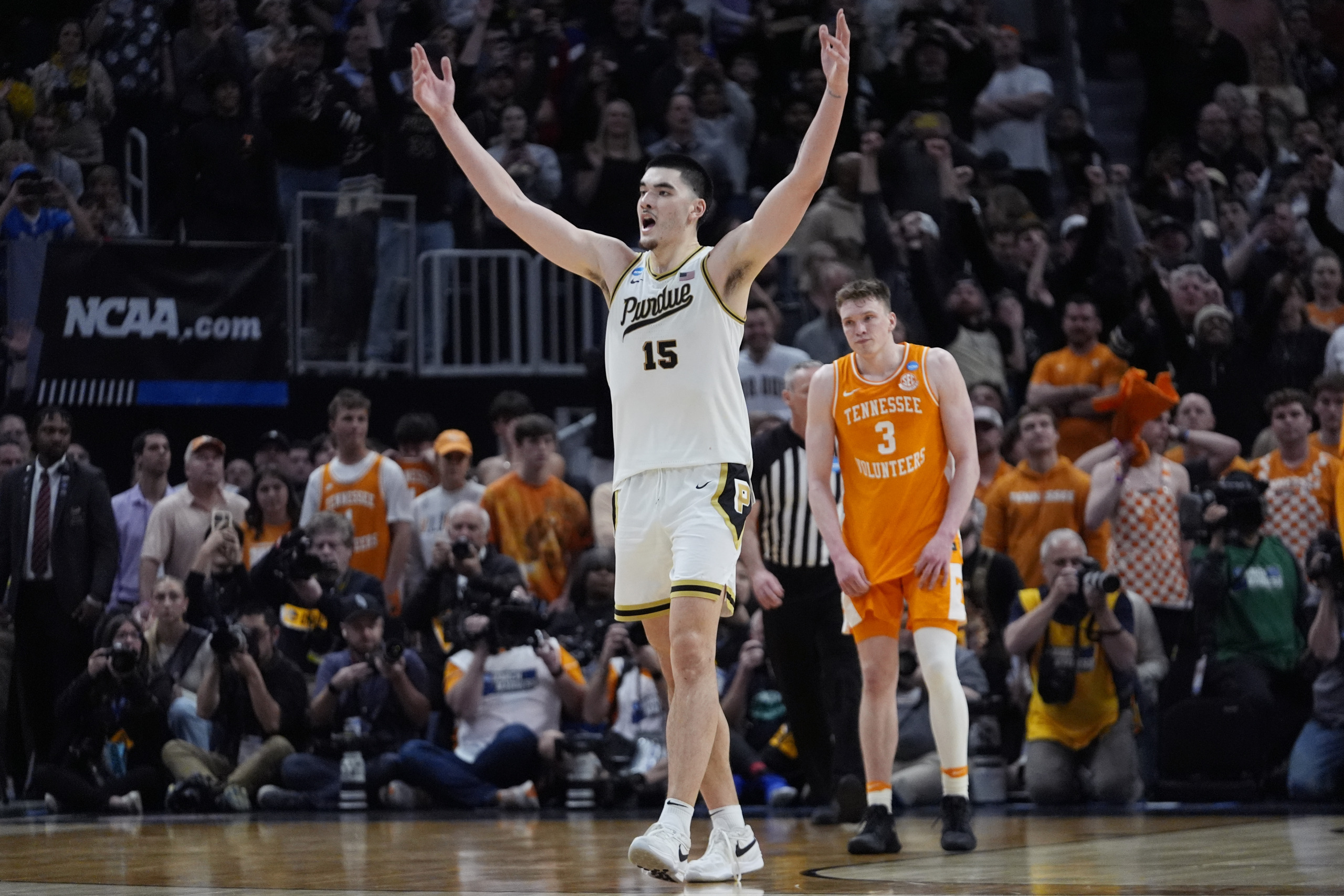 Zach Edey goes big, sends Purdue to first Final Four since 1980 ...