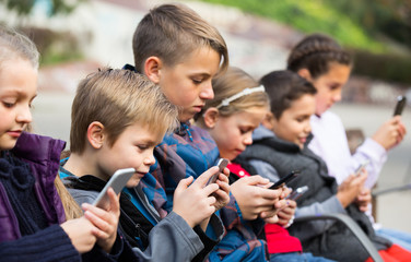 Most teens report feeling happy or peaceful without phones, survey ...