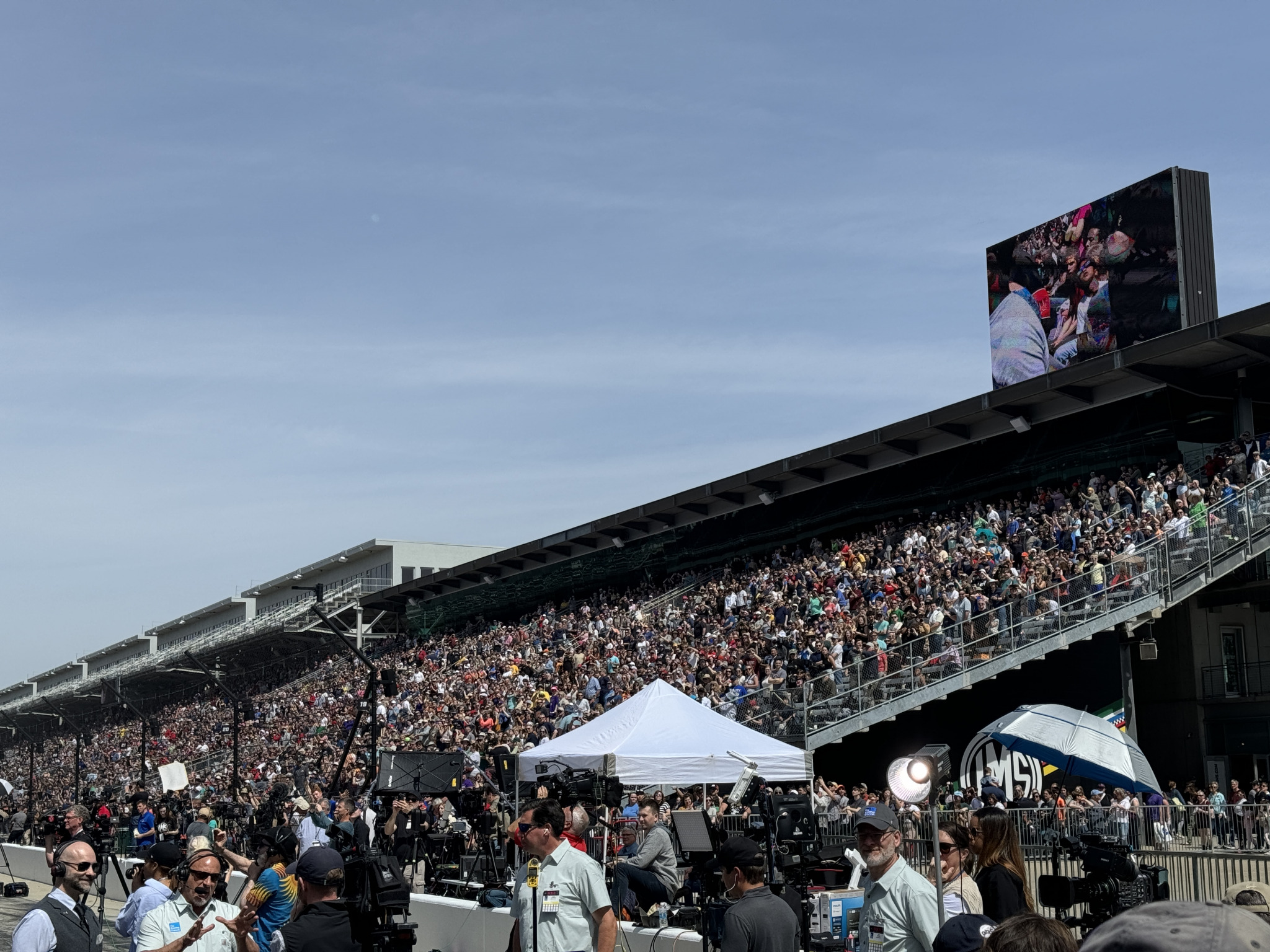 ECLIPSE UPDATES: A photo gallery | Speedway, White River State Park ...
