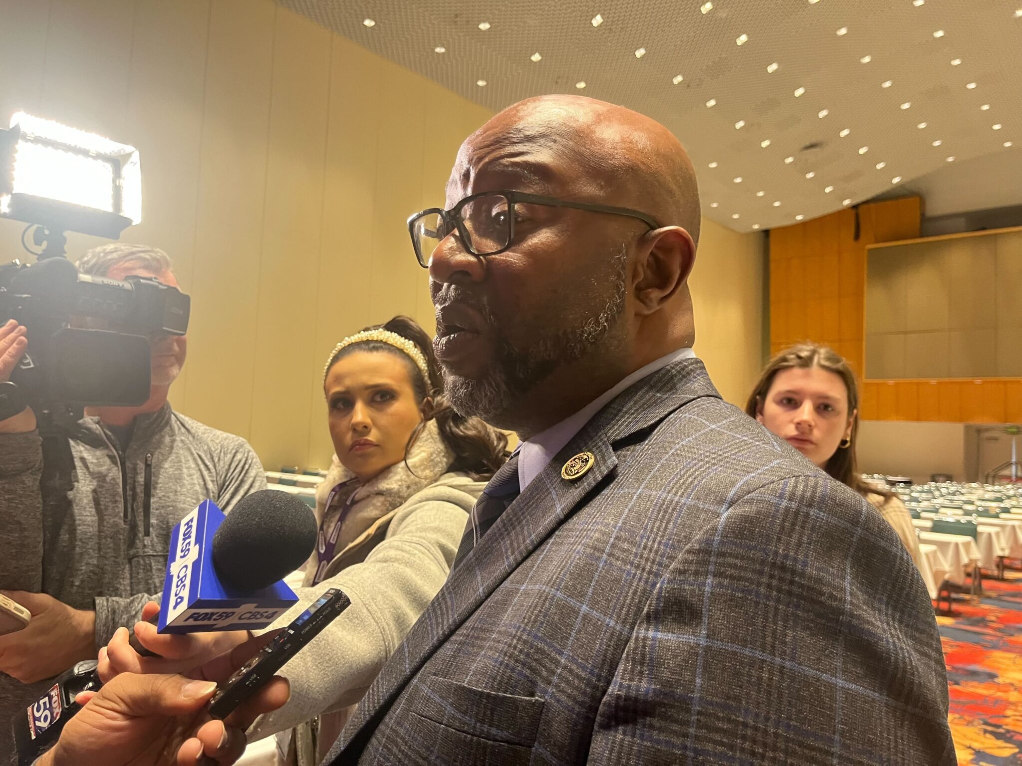 Democrats replace embattled Sen. Greg Taylor with new caucus leader ...