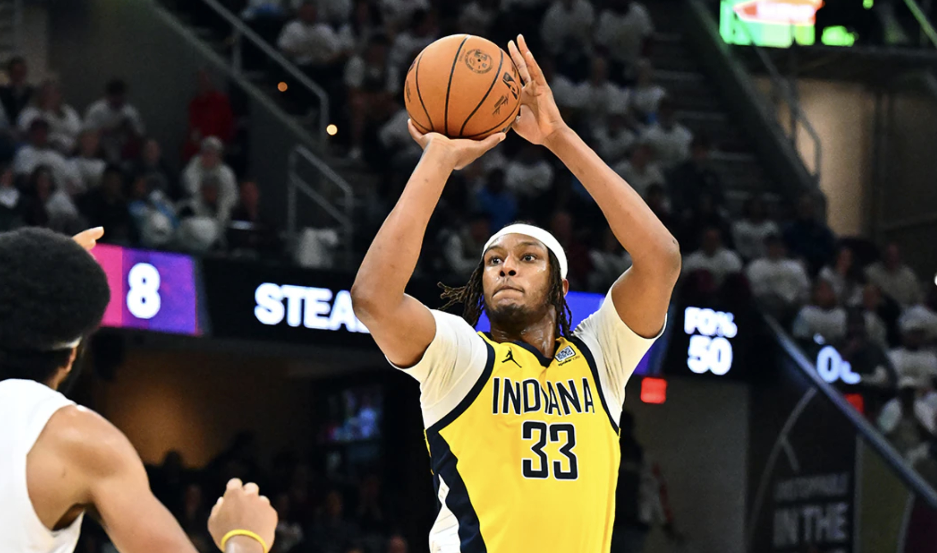 Myles Turner agrees to $107M contract with Bucks after 10 seasons with ...