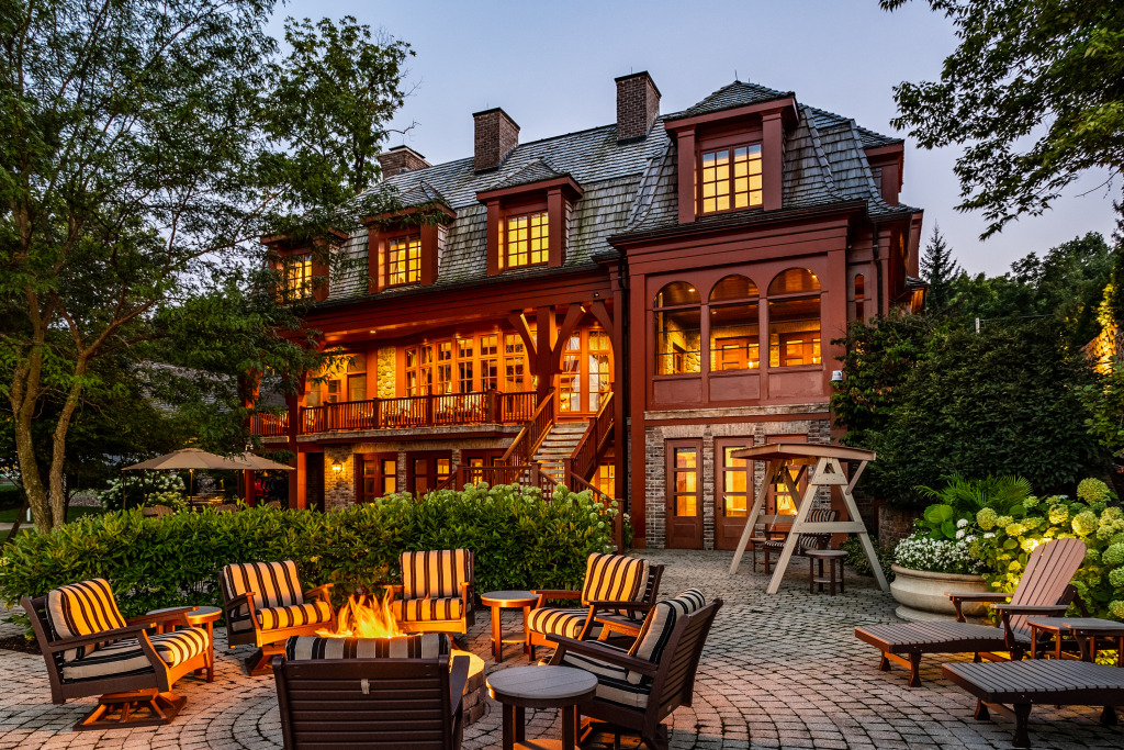 UPDATE: Indiana lakefront estate of Jim Irsay hits market for $19.9M – Indianapolis Business Journal