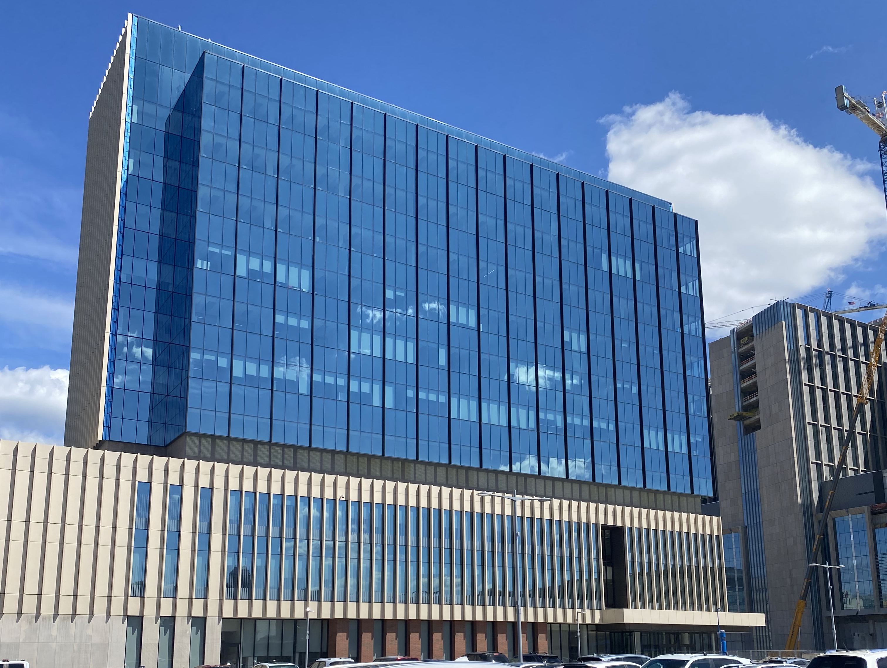 IU med students get to work in new $230M education, research building ...