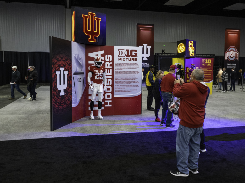 Photo gallery: IU, Ohio State fans begin arriving for Big Ten football ...