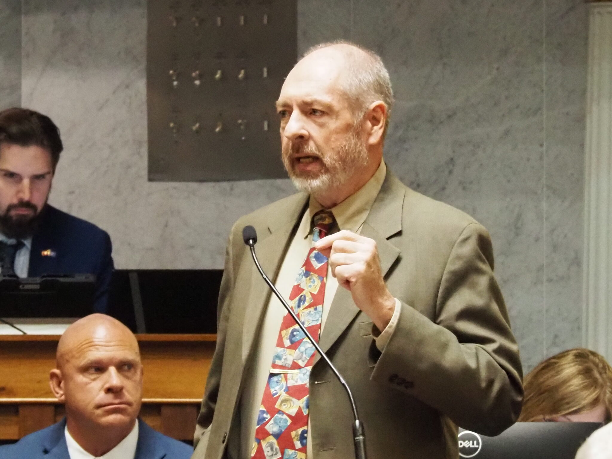 Redistricting foe Sen. Greg Walker changes mind, says he’ll seek ...