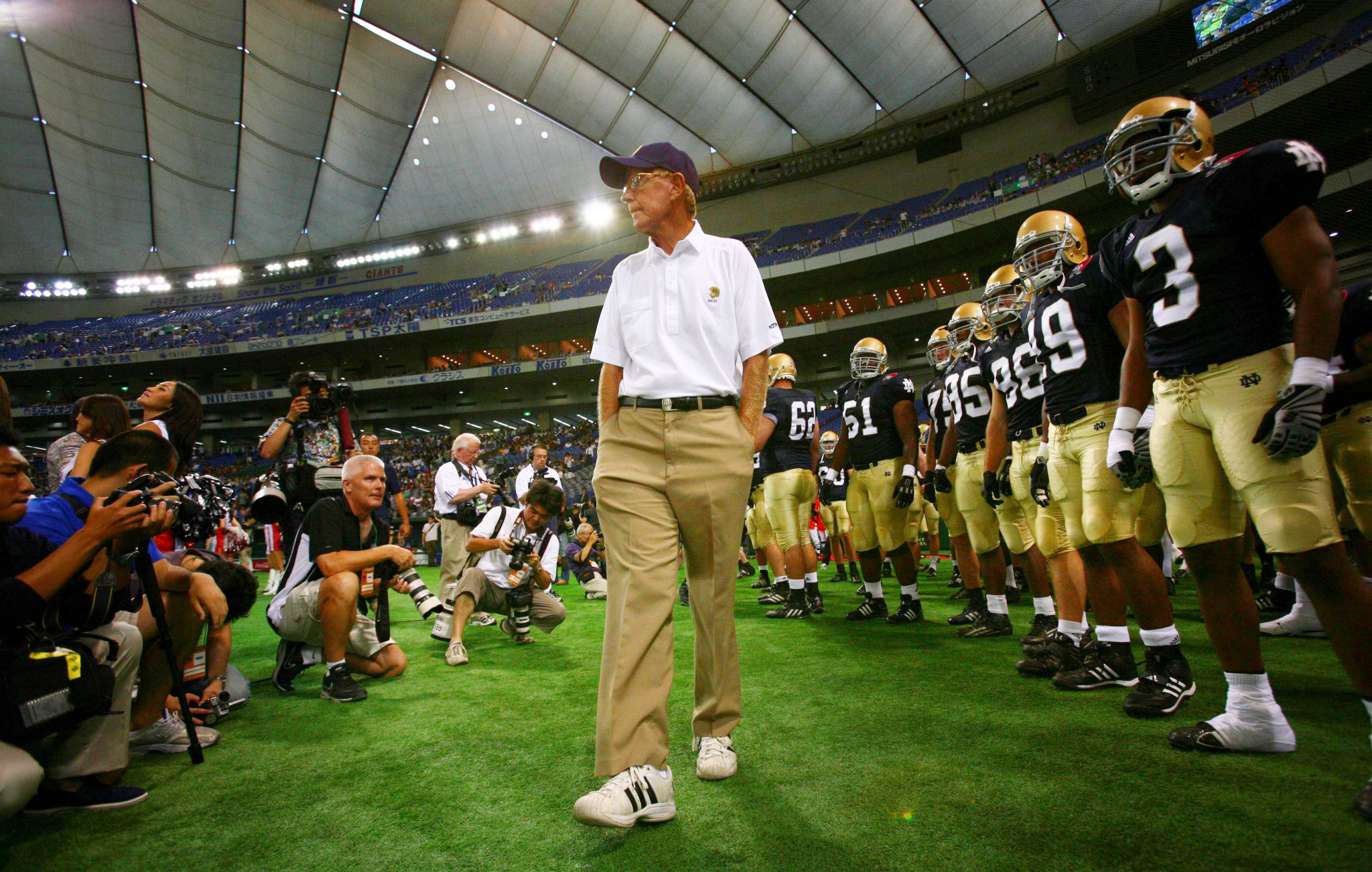 UPDATE: Lou Holtz, college football coaching great who led Notre Dame ...